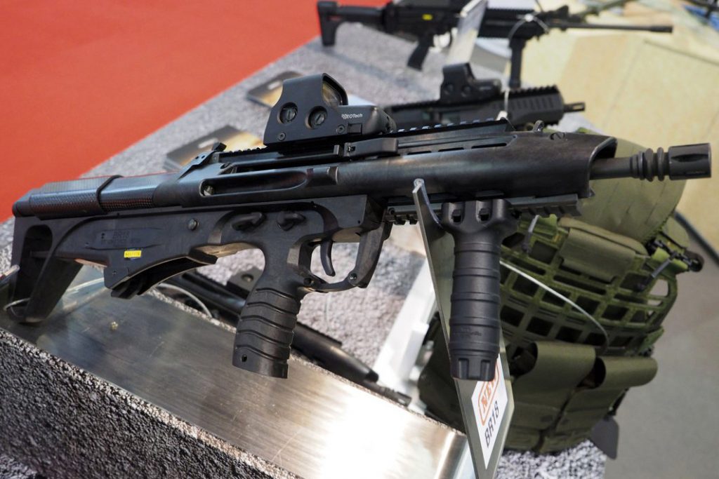 Ini Dia STK BR18, Senapan Serbu Baru Singapura Pengganti SAR 21