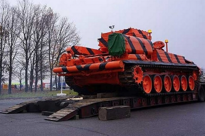 Pertama di Dunia, Bandara Moskow Gunakan Kendaraan Derek Pesawat Lapis ...