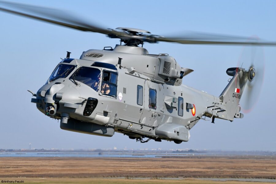 Angkatan Udara Qatar menerima dua helikopter NH90 versi NFH