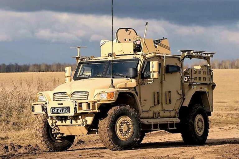 Husky 4X4 bantuan Inggris telah beroperasi di Ukraina