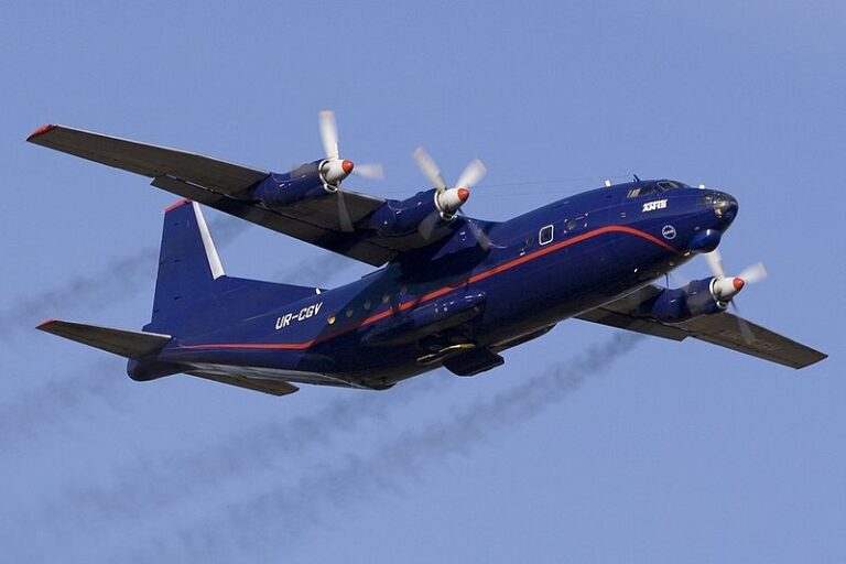 Pesawat An-12 yang membawa muatan senjata jatuh di Yunani