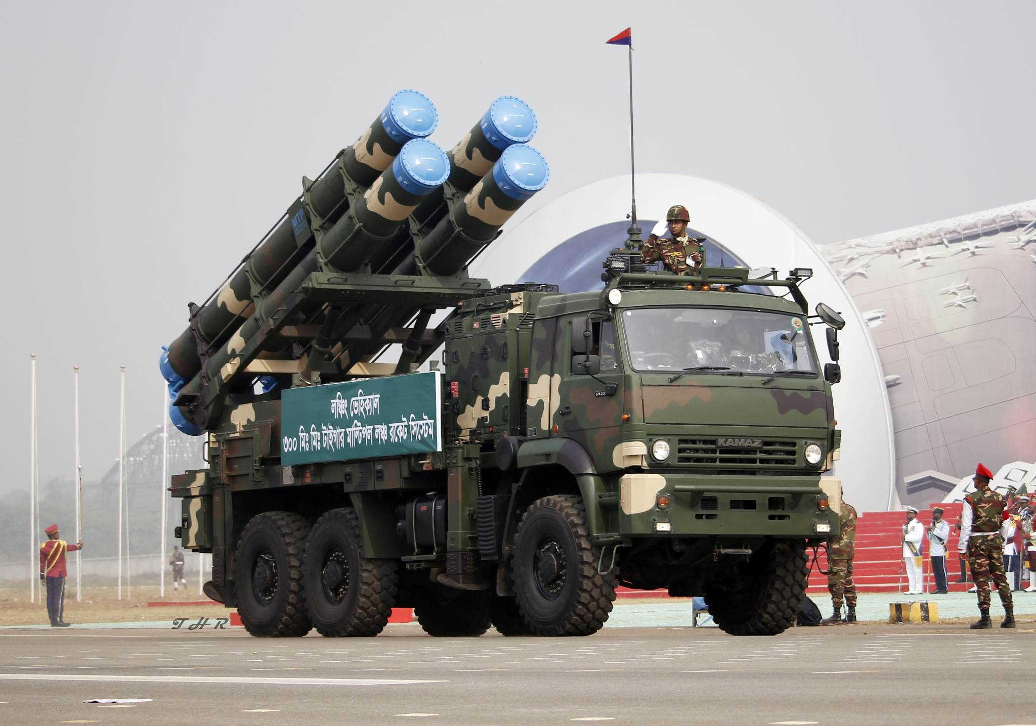 MRL TRG-300 buatan Turkiye, gigi altileri Angkatan Darat Bangladesh