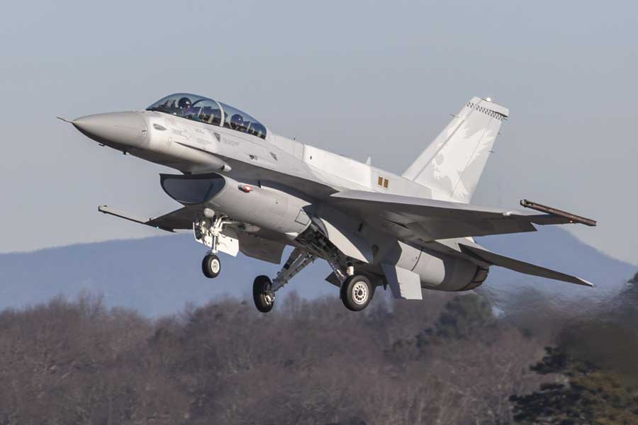 Jet tempur F-16 Block 70 terbang perdana, unit pertama pesanan Bahrain