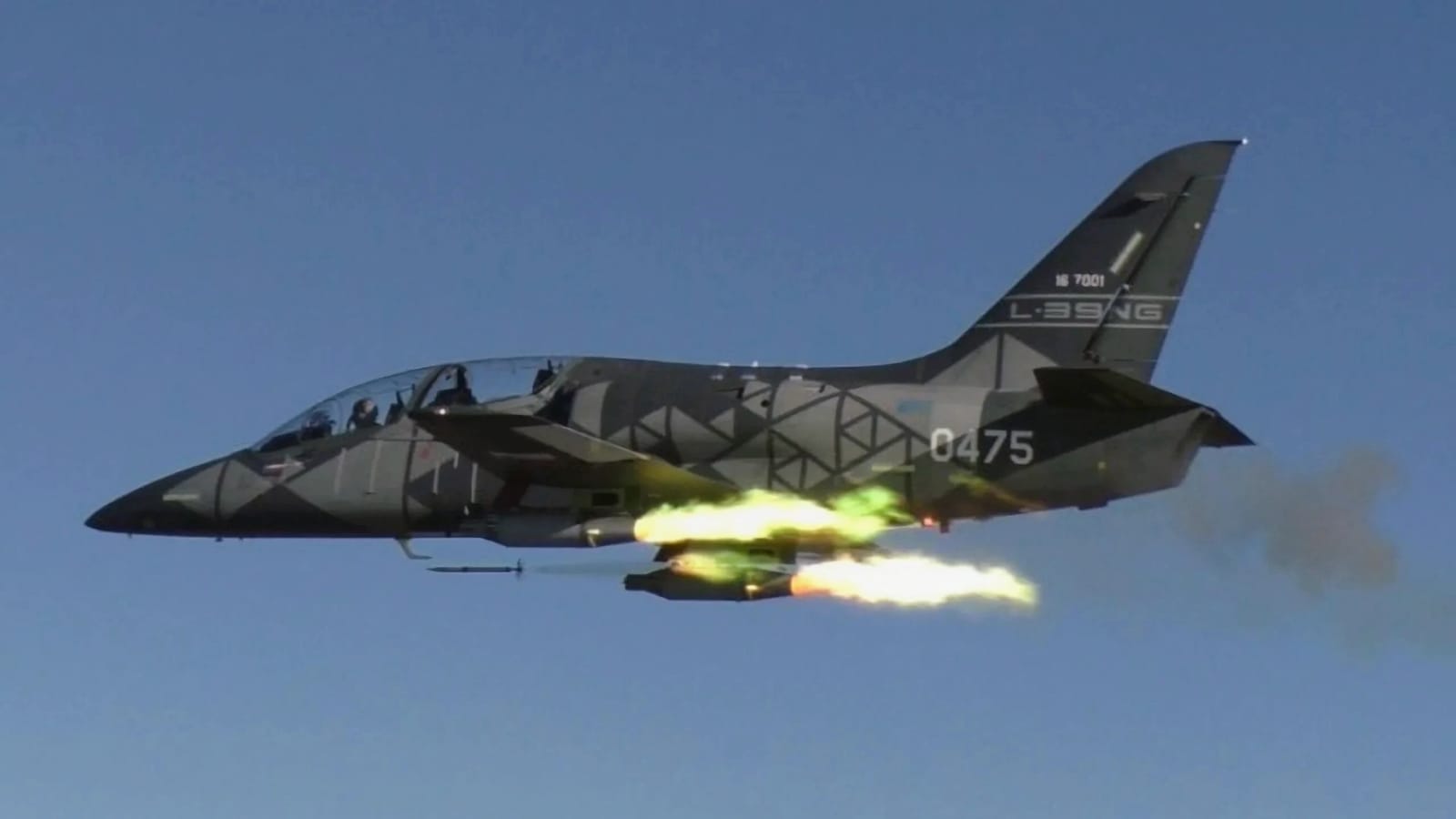 Jet tempur ringan L-39NG sukes menguji senjatanya