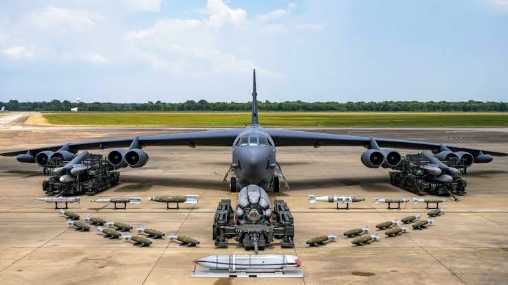 Boeing B-52H, si keladi tua yang akan beroperasi hingga 2050