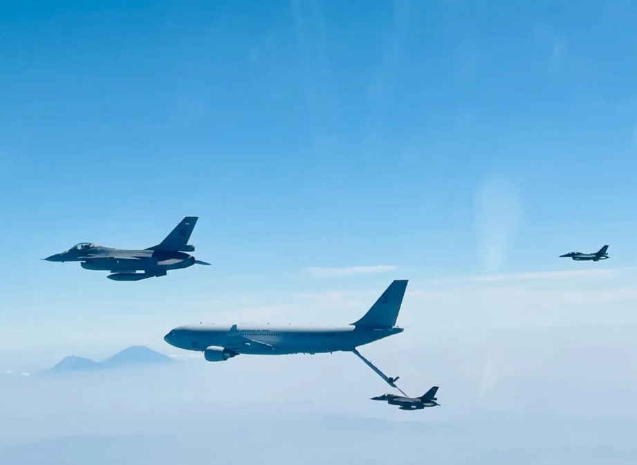 Latihan Pengisian Bahan Bakar di Udara TNI AU dan RAAF