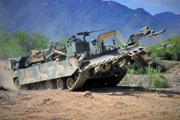 Korea berikan dua kendaraan teknik tempur K600 ke Ukraina, dibangun ...