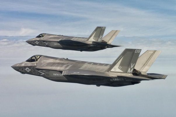 F-35 dapat memerankan sensor terbang, suplai data mengenai target ...