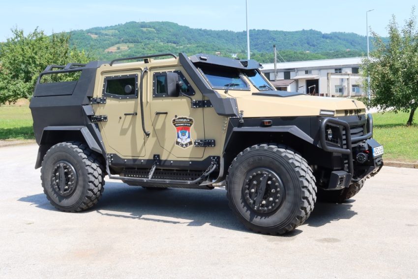 Mengenal fitur-fitur kendaraan taktis Vihor 4X4 Republik Srpska