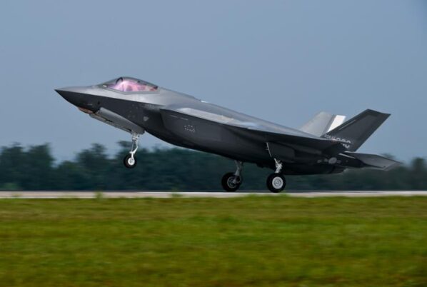 Korea Selatan resmi menambah 20 jet siluman F-35A dari Amerika Serikat, total memiliki 60 unit