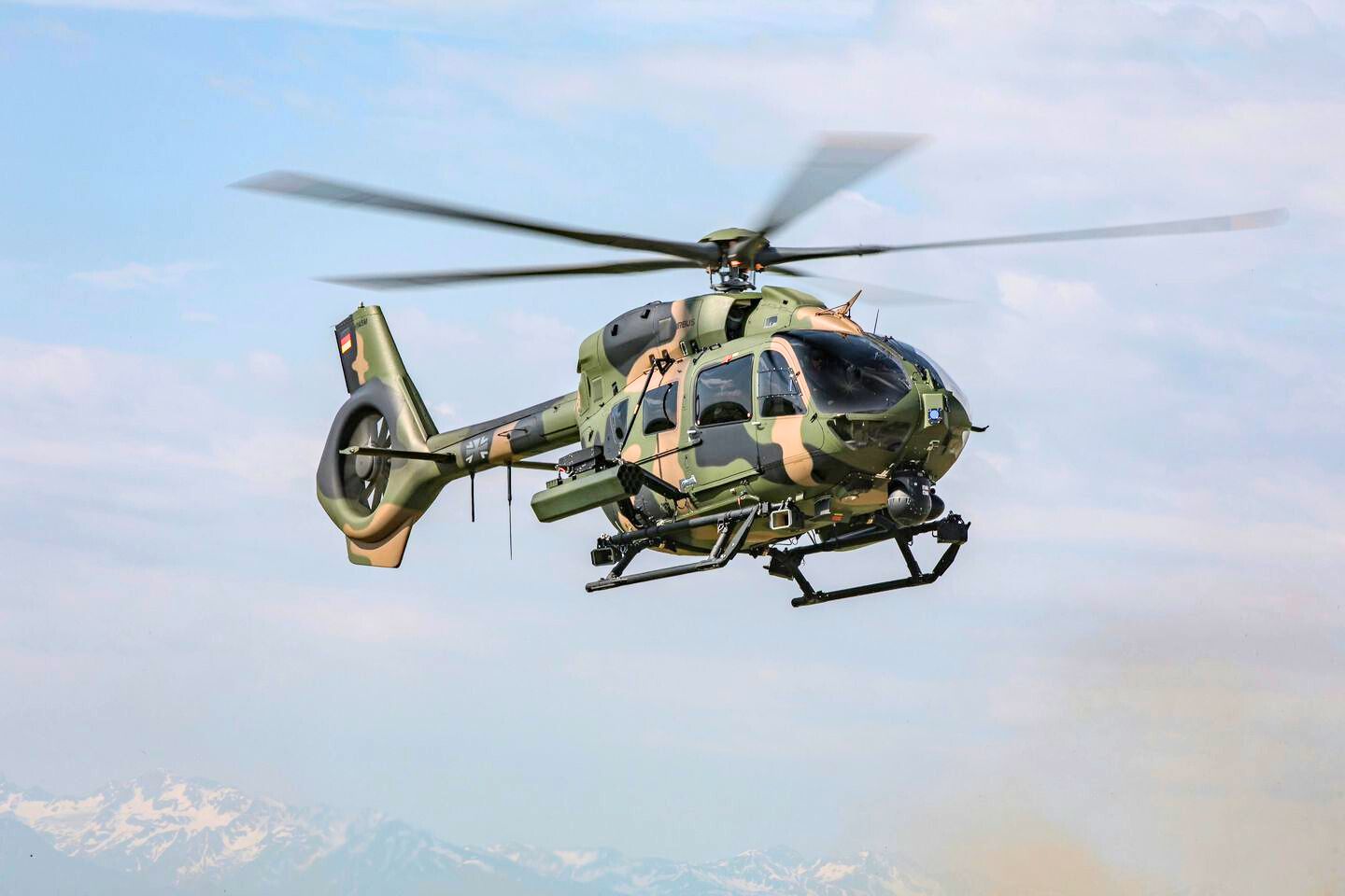 Airbus Helicopters mendapatkan pesanan terbesar H145M dari Angkatan ...