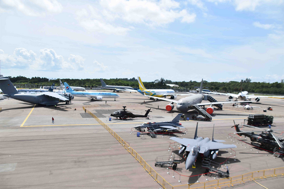 Airshow 2024 Bangalore Airport - Celle Darline Airshow 2024 Bangalore Airport - Celle Darline