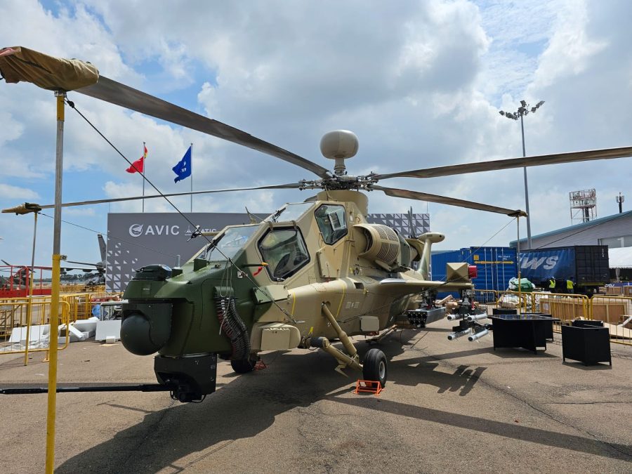 China pamerkan heli serang WZ-10ME pesaing AH-64E di Singapore Airshow 2024, heli ini pesanan AD ...