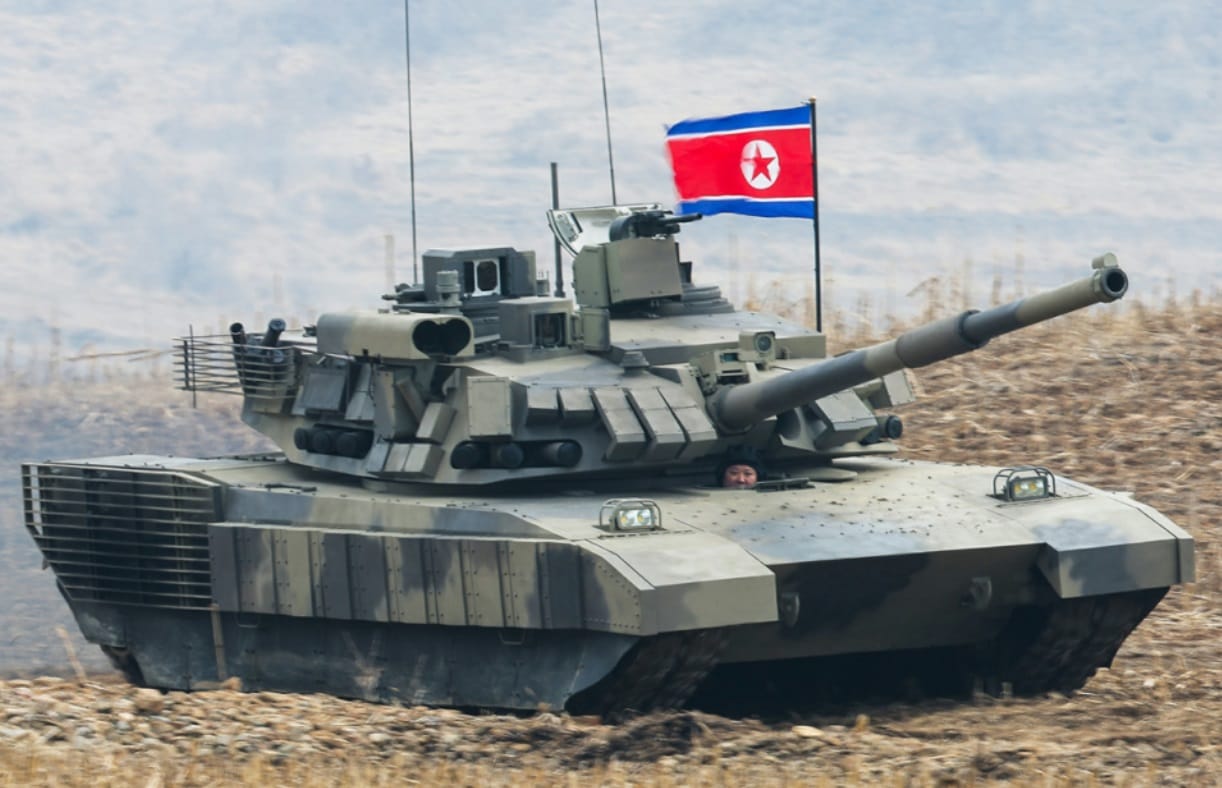 Militer Korea Utara perlihatkan MBT barunya dalam sebuah latihan perang