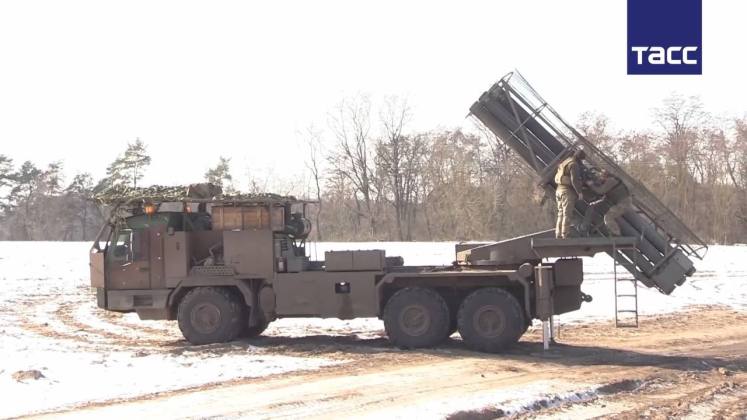 Rusia kerahkan BM-27 Uragan baru di perbatasan Kurk, menggunakan sasis BAZ-69092